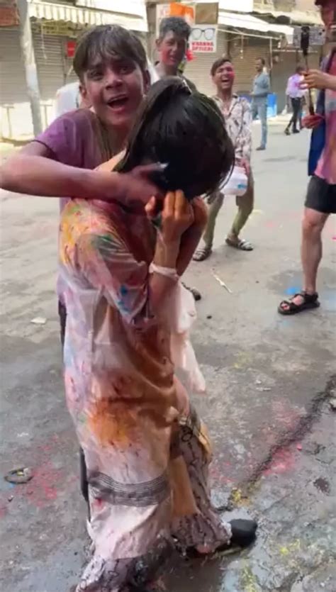 Japanese Girl Gets Ganged Up On And Viciously Assaulted And Harassed At