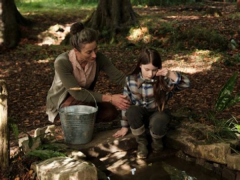 [리뷰] 말없는 소녀 마음을 어루만지는 수작