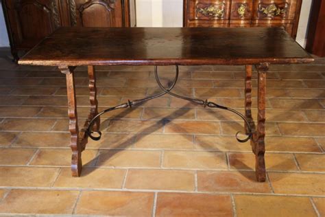Table à Pieds Lyre Bois De Noyer Espagne Epoque Xvii°