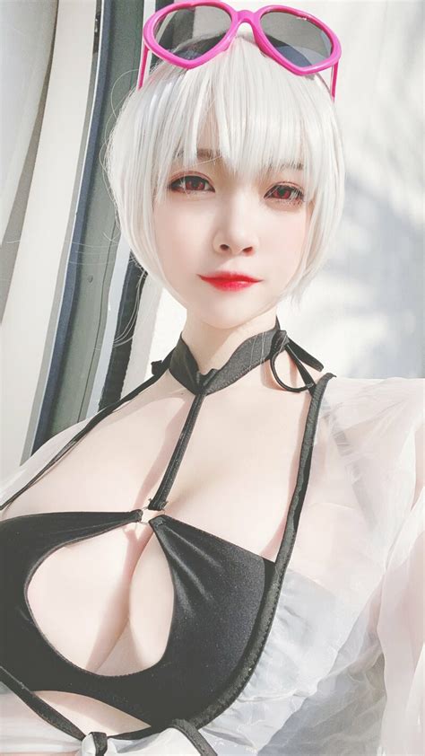 얼굴도 예쁜데 가슴으로만 눈이가네