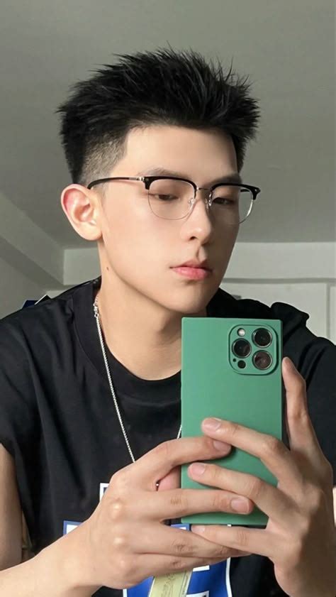 Xiao Wang 小汪 ผม ทรงผมผู้ชาย ทรงผมยาว