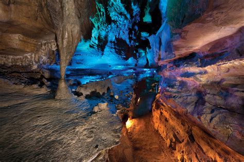 Special Geology Tour At Ruby Falls