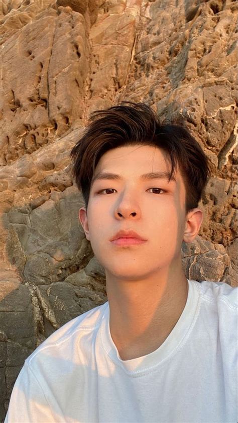 Xiao Wang 小汪 ตัดผม ทรงผมผู้ชาย เทรนด์ทรงผม