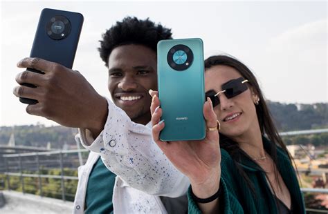 HUAWEI Nova Y90 Lifestyle Image 2 1 Gadget