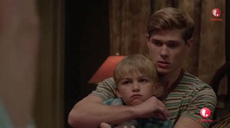 Mad Men S Kiernan Shipka Develops An Incestuous Relationship With On Screen Brother In