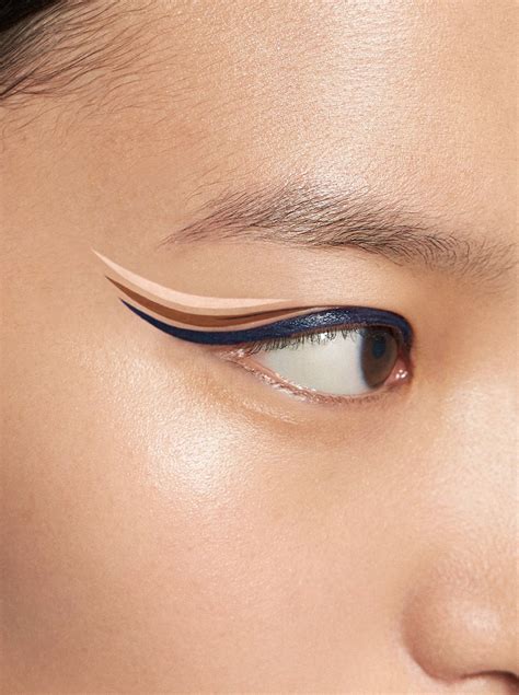 Uzu By Flowfushi Eye Opening Liner Liquid Eyeliner Beige Momoko