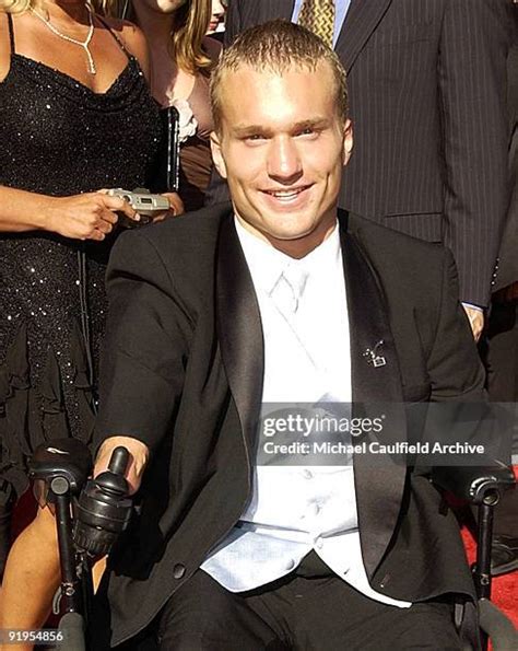 Kyle Maynard Photos And Premium High Res Pictures Getty Images