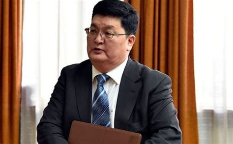 Үндсэн хуулийн цэцийн дарга Д Одбаяр Өмнөд Солонгост бэлгийн дарамт учруулсан хэргээр саатуулагдлаа