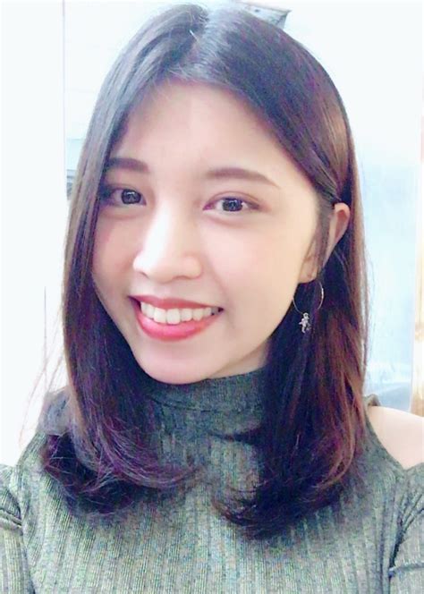 Yuan Medium