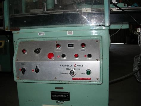 Máquina De Inserción De Tapones Para Botellas Zanasi Tu63