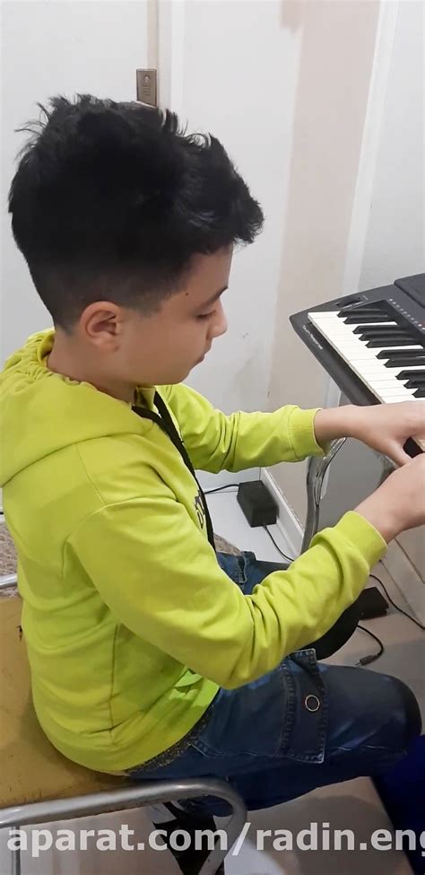 پیانو زدن به 3 زبان زنده دنیا