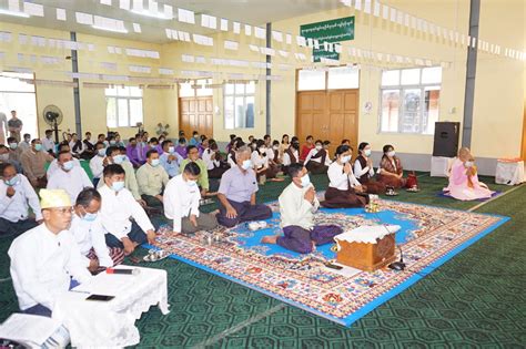 ဟင်္သာတမြို့နယ်တွင် ဧရာဝတီတိုင်းဒေသကြီး အစိုးရအဖွဲ့နှင့် ပြည်သူများ စုပေါင်းလှူဒါန်းသော ဆီ၊ ဆား