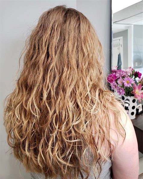 Maneiras F Ceis De Obter Um Cabelo Ondulado Em Casa