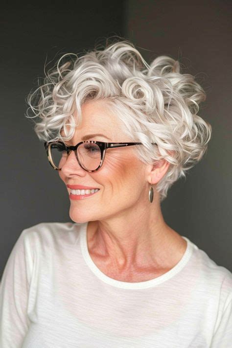 Pin By Evelyn On Boredapnda Pins Short Curly Hairstyles For Women