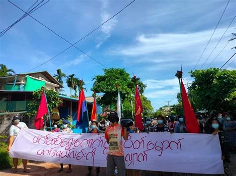 လောင်းလုံးမြို့နယ်တွင် ဖက်ဆစ် စစ်တပ် တော်လှန်ရေး ချီတက် ဆန္ဒပြ Khit Thit Media