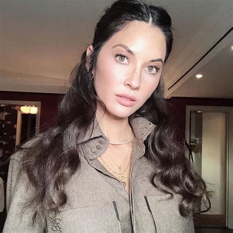 Stunning Olivia Munn Gorgeous Un Selfie Celeblr