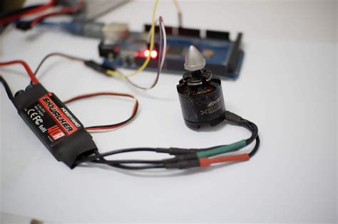 การควบคุมมอเตอร์ Brushless ด้วย Arduino