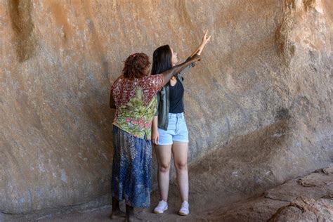 Uluru Aboriginal Art And Culture Experience
