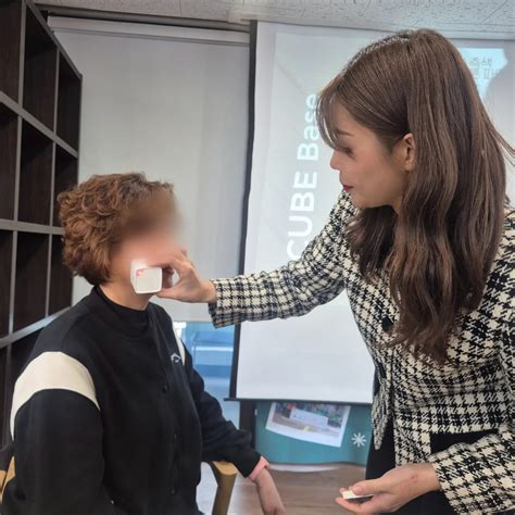 부산 퍼스널컬러 진단 컬러풀 얼마전에 Ncns 2급 3기 이시윤 컨설턴트님의 컬러윤을 방문해서 Ncns에 자체 제작 의뢰한 인증패 전달해드리고 왔어요🥰 컬러풀은 Ncns