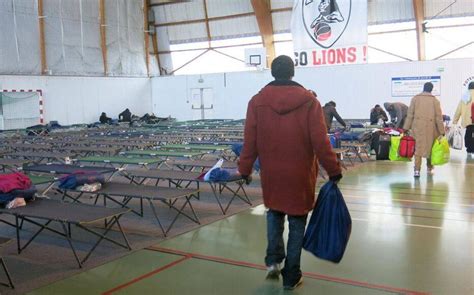 55 Réfugiés Sinstallent Au Gymnase Le Parisien