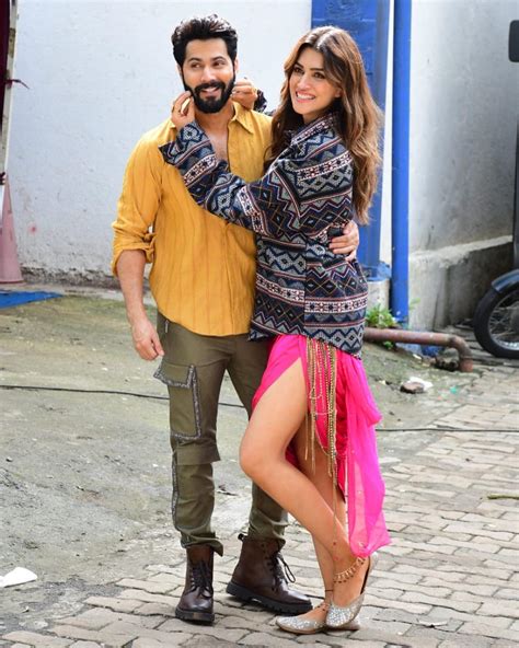 Kya Lagta Hai Randi Sanon Nay Kuch Pehna Hai Ya Nahi Jacket Kay Neeche Rshagonhotties