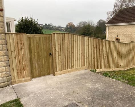 Feather Edge Fencing Timber And Lawn