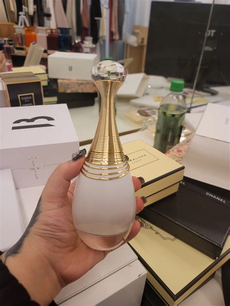 디올 자도르 도 100ml새상 당근 중고거래