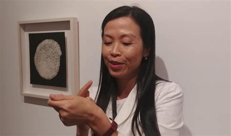 그을린 한지 가장자리에 남은 수행의 흔적 김민정 개인전