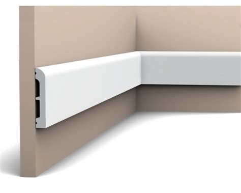 Плинтус из полиуретана Молдинг Orac Decor SX183 CASCADE