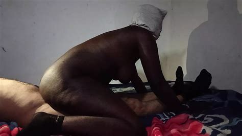 Ebenholz Sack bläst auf den schwanz ihres weißen meisters xHamster