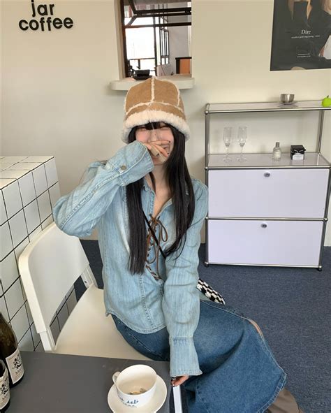 1color 데일리 학생룩 레트로 복고풍 데님 블루 폴로 카라 초봄 신상 빈티지 슬림 밴딩 청 셔츠 블라우스