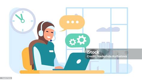 고객 서비스에서 노트북으로 일하는 아랍 여성 행복한 기업 직원이 앉아 있습니다 전통적인 이슬람 옷을 입은 사무실 직장에서 모슬린