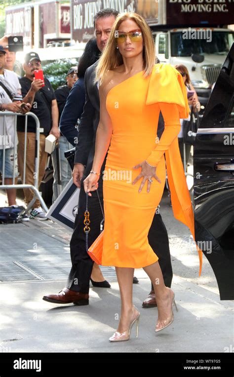 New York Ny Jennifer Lopez At The View Promoting Hustlers On