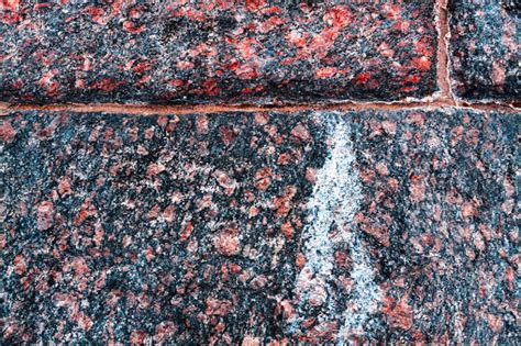 빨간색 밝은 파란색 흰색과 황토 화강암 돌 질감의 추상적 인 색상으로 여러 가지 빛깔의 그런 지 배경 사진의 다양 한 색상 요소 돌 화강암 질감입니다 풍 화 된 배경 0명에