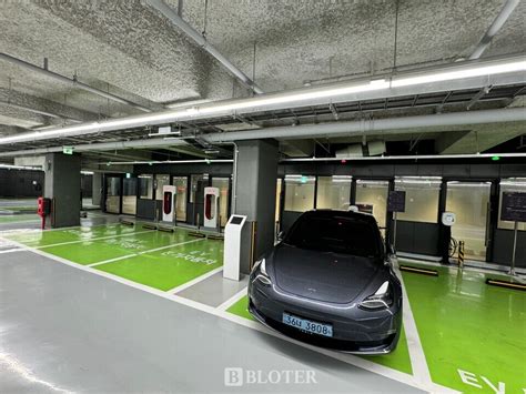 Ev완속충전 신기술시대 ② 100 충전 전용 공간 등장‘충전 타워도 주목