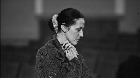 Руска актриса загина при ракетен удар докато изнася представление пред войници Новини бг