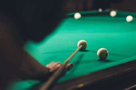 How To Hold A Pool Stick Billiards Hand Position Grip Technique