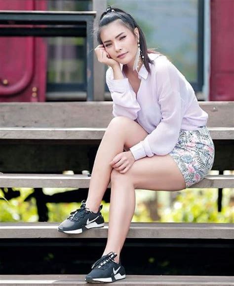 Maniakceritasex Narti Merasakan Kenikmatan Sentuhan Tangan Warto Ke Dalam Kelaminnya ~ Maniak