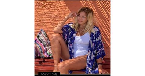 Κωνσταντίνα Σπυροπούλου Ποζάρει με λευκό μαγιό και προκαλεί εγκεφαλικά με την σιλουέτα της