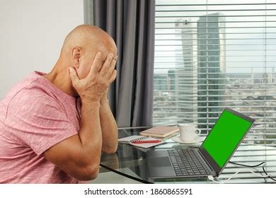 Hundred Computer Blank Screen Window Behind Royalty Free Images Stock Photos Pictures