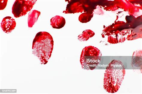 흰색 배경에 빨간 피 묻은 지문 공포와 범죄 현장 개념 할로윈 엽서 미스터리에 대한 스톡 사진 및 기타 이미지 미스터리