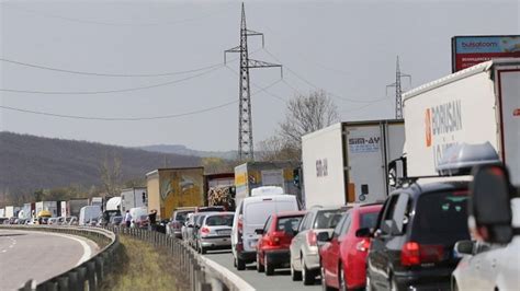 Трафикът на ГКПП Капитан Андреево е интензивен Новини бг