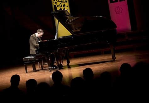 سرگونین قطعاتی از آهنگسازان رمانتیک و ایرانی را نواخت تسنیم