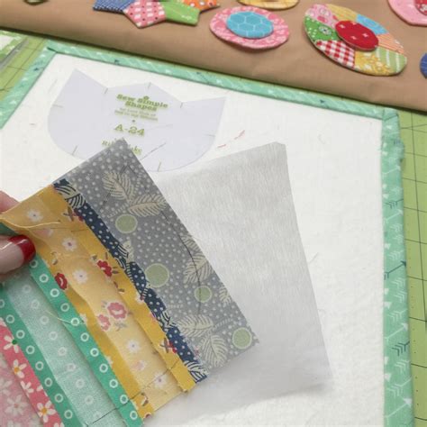 Sew Simple Shapes Patchwork Tulip Tutorial With More Leaves And Flowers Bee In My Bonnet