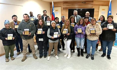 Municipalidad De Porvenir Premió A Trabajadores Destacados La Prensa