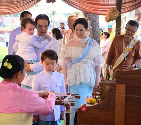 ทูลกระหม่อมหญิงอุบลรัตนฯ คุณพลอยไพลิน เจนเซ่น พร้อมครอบครัว ร่วมชมงานอุ่นไอรัก