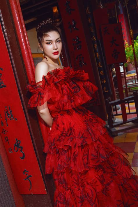 Lily Chen Tôi không sống thật khi làm diễn viên