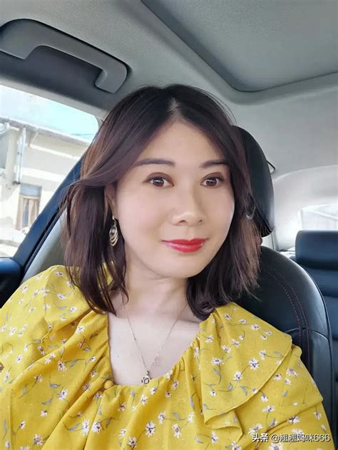 熟女气质40岁的气质美女微笑 熟女气质40岁的气质美女微笑