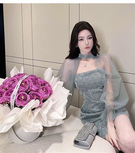 쉬폰미니드레스 셀프웨딩 하객룩 홀터넥 벚꽃 클럽