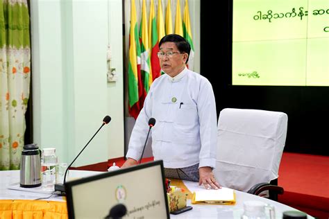 မကွေးတိုင်းဒေသကြီးဝန်ကြီးချုပ် ဦးတင့်လွင် ဝါဆိုသင်္ကန်းဆက်ကပ်လှူဒါန်းပွဲ အခမ်းအနား အောင်မြင်စွာက